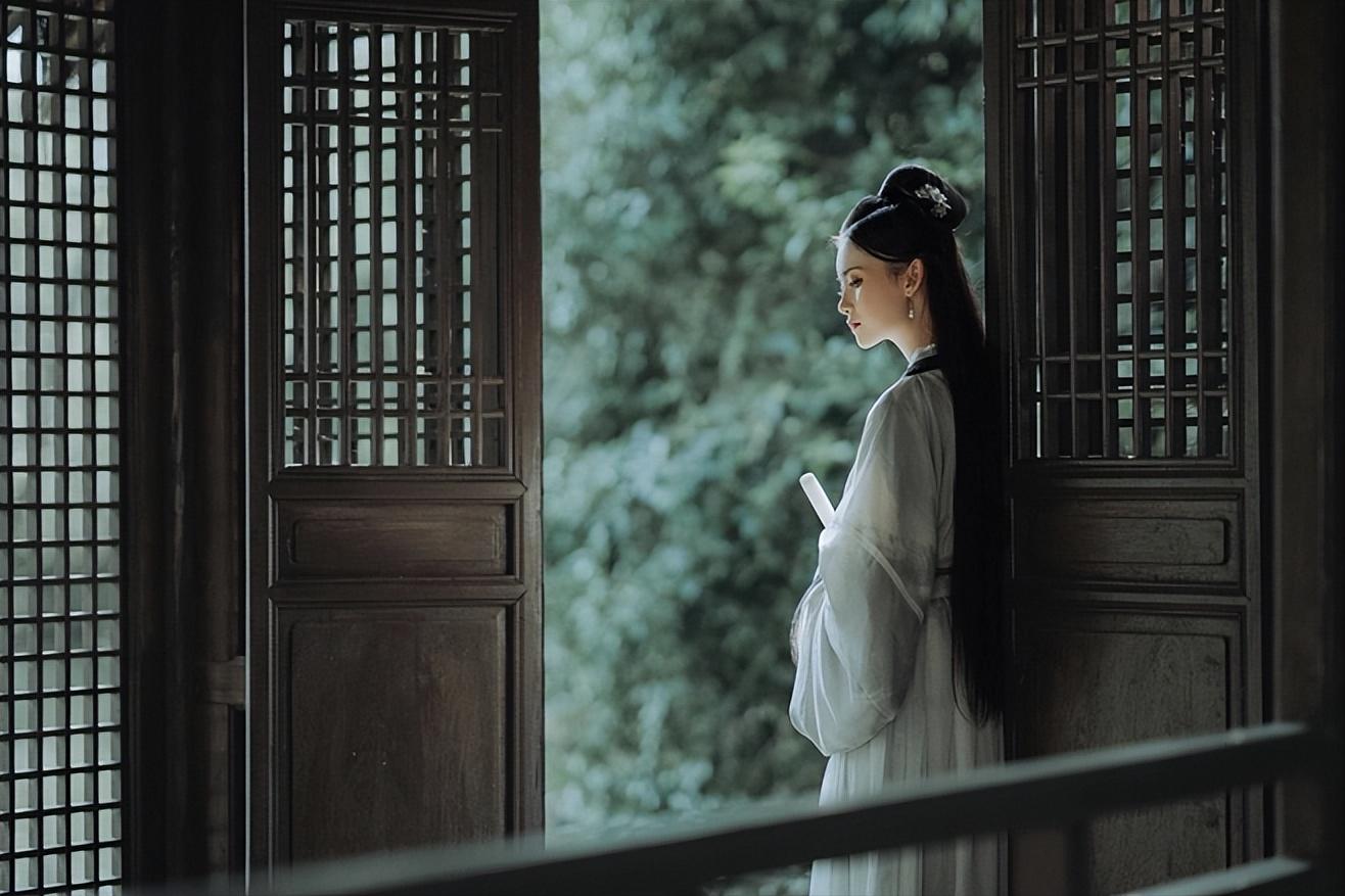 Bai Juyi wrote a poem after drinking, in a few words, he clearly described the size of a person ...