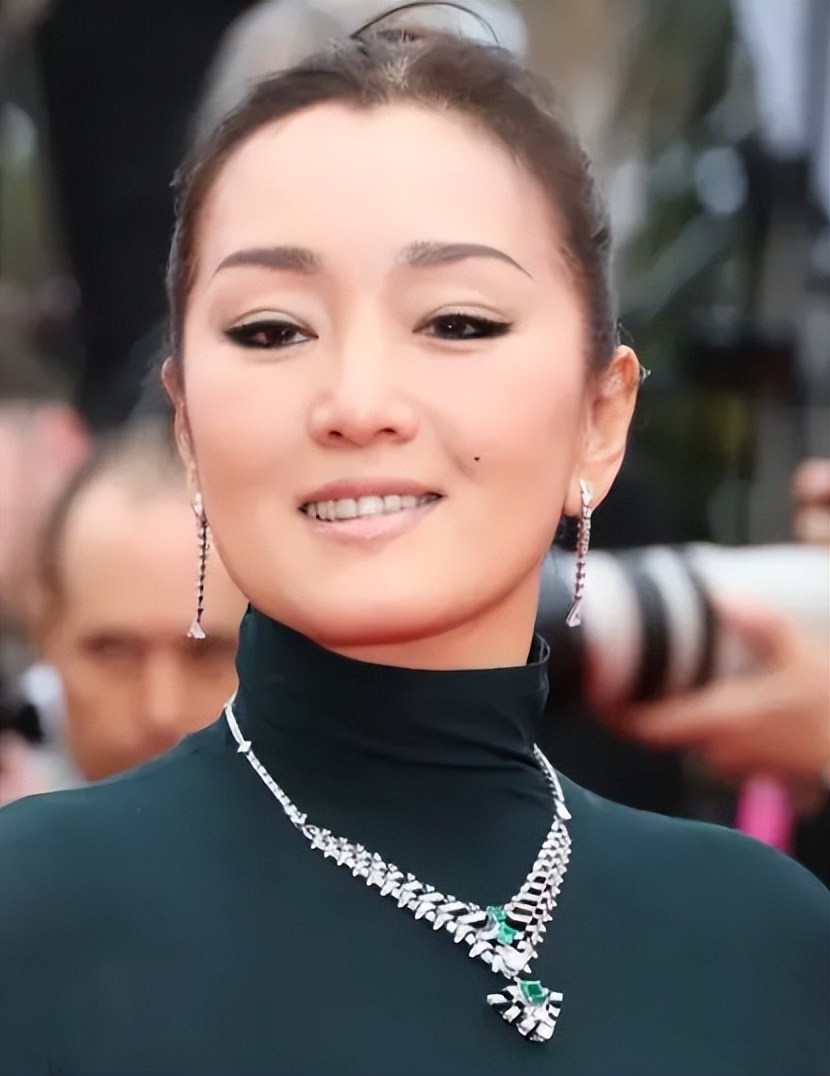 Cannes red carpet pictures of stars: Gong Li steals the spotlight ...