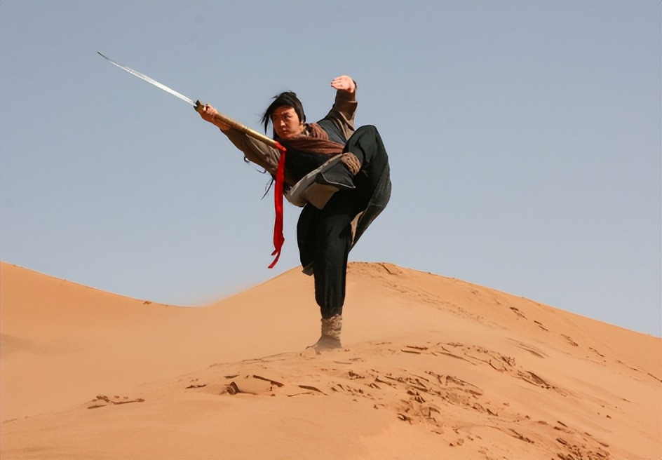 The combination of poetry and sword is wonderful. The 8 classic "poems ...