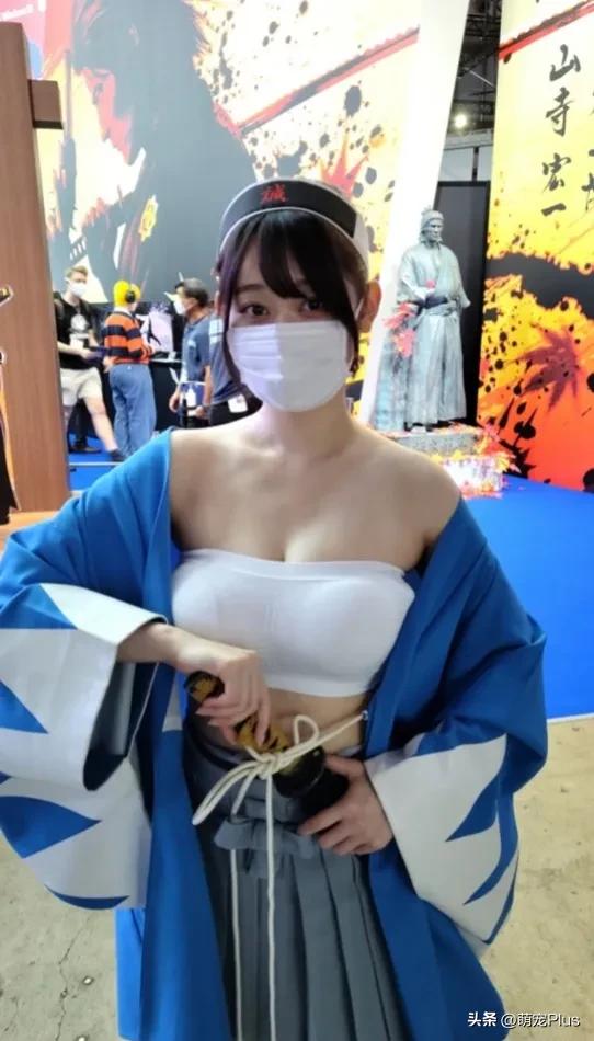 TGS 2022《如龍》展台COSER走紅 衣服包不住的傲人身材 - 頭條匯