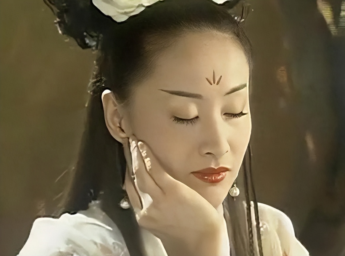 "Zhang Yimou's first love" Yu Li: She was beaten by her real wife and ...