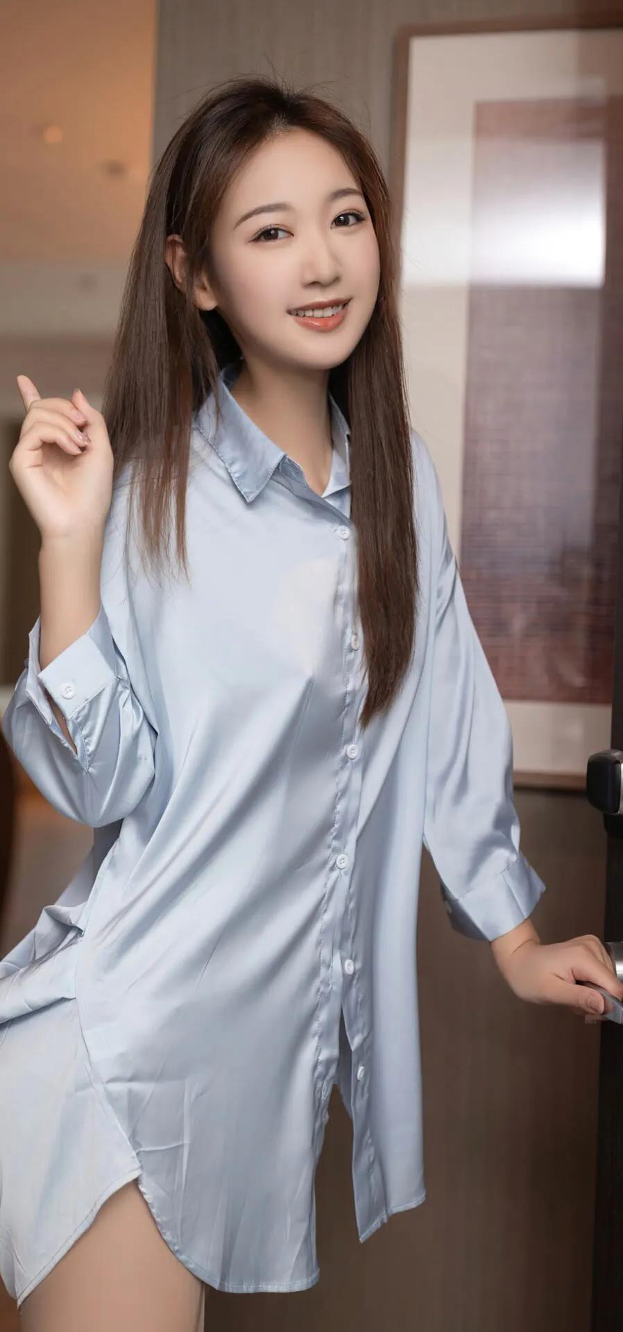 Beautiful model Tang Anqi - iNEWS