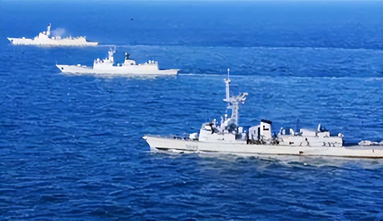 U.S. maritime supremacy may come to an end! China's large warships are ...