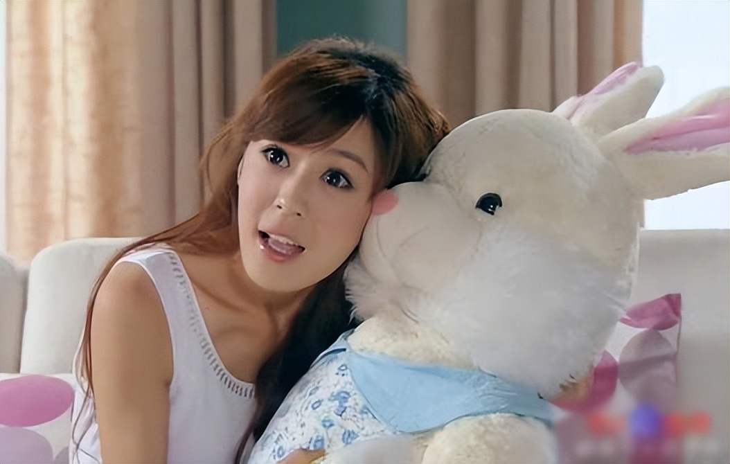 "Stupid Beauty" Li Jinming, who retired from the circle due to "plastic surgery", is still ...