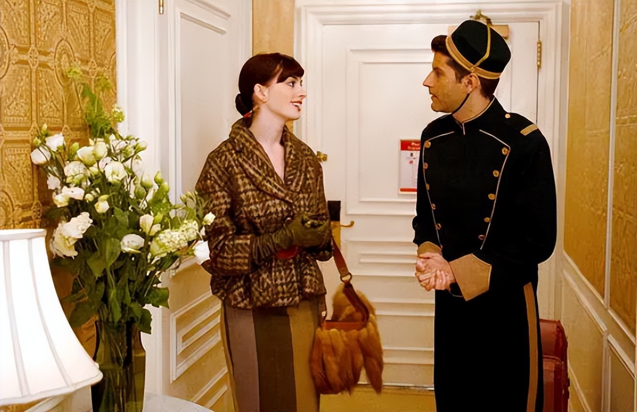 Exploring the costume etiquette in the movie "The Devil Wears Prada ...