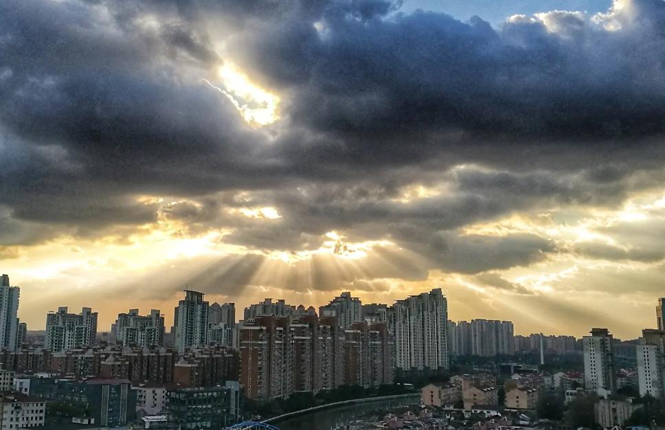 The "Tindal" spectacle appeared in Hunan, and the clouds sprinkled ...
