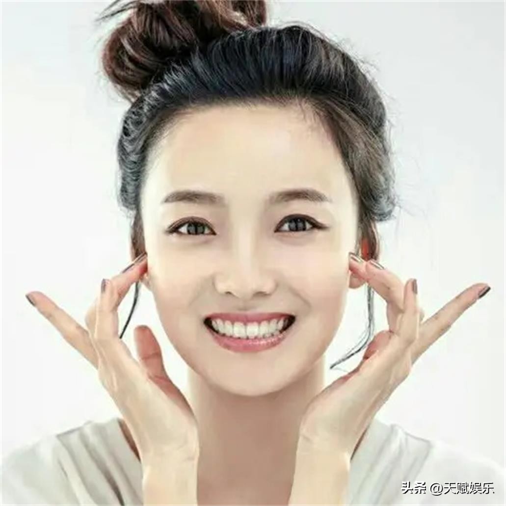 Look at the photo of film and television actress Lin Yuan in the 38 ...