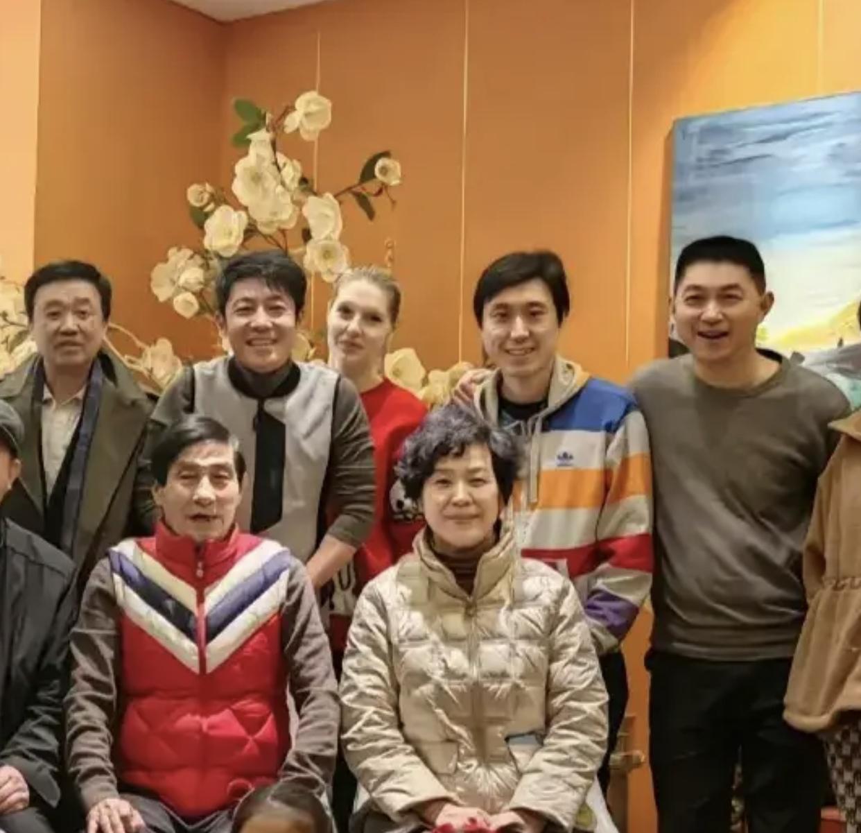 Sa Beining's family portrait was exposed!The face of the mixed-race ...