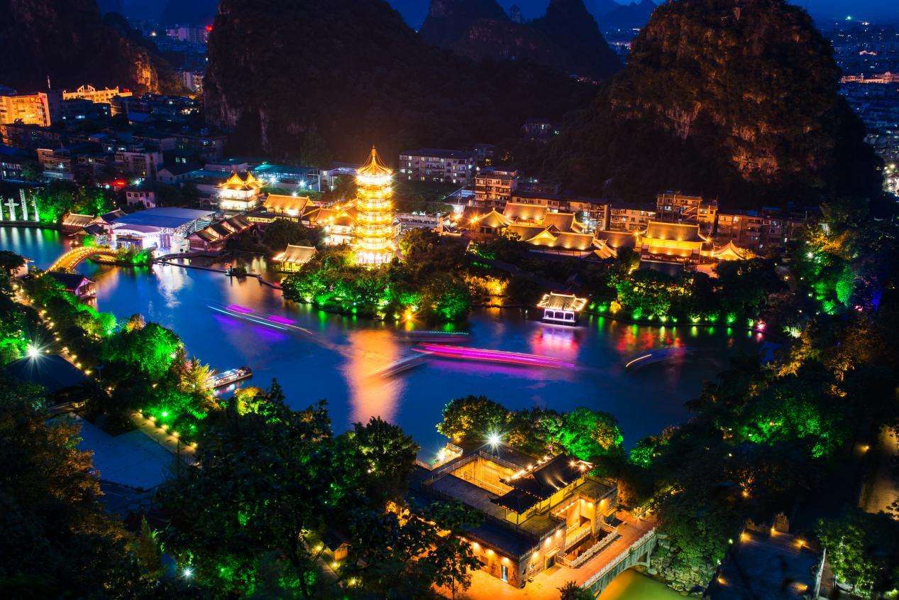 Visit two rivers and four lakes, a beautiful scenic belt around the ...