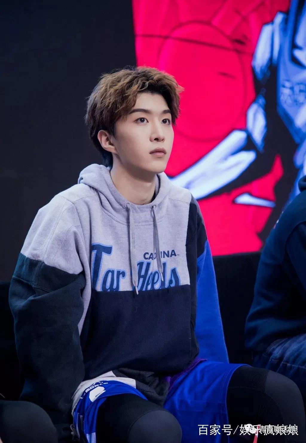 A close photo of Yan Yalun and his friend Fan Chengcheng, can you tell ...