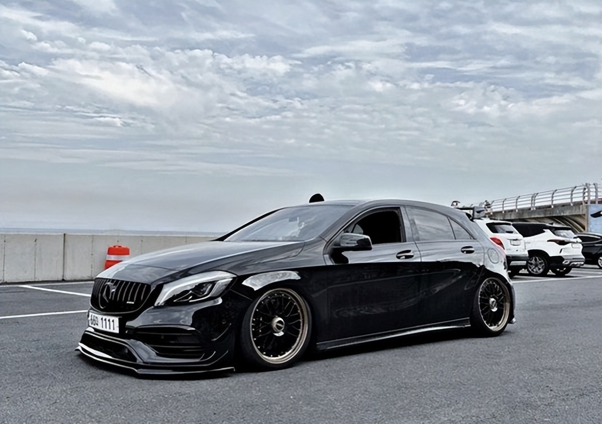 #Black Ares#Benz W176 modified AIRBFT air suspension case - iNEWS