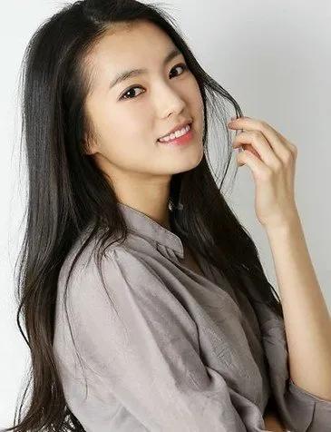 Korean film and television actress Shin Min-hee - iNEWS