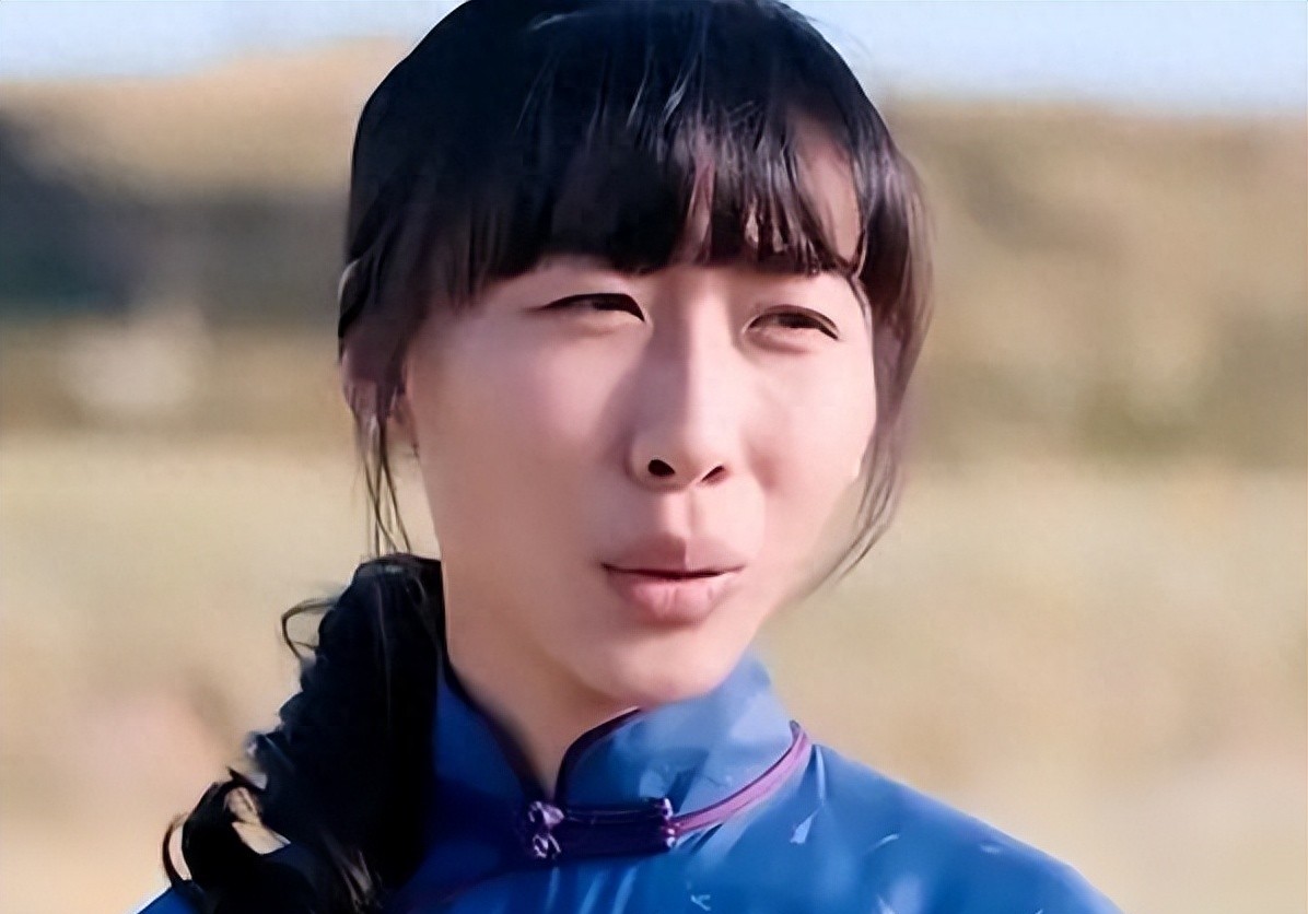 Ren Suxi, who "became famous after urinating": The upper body is ...