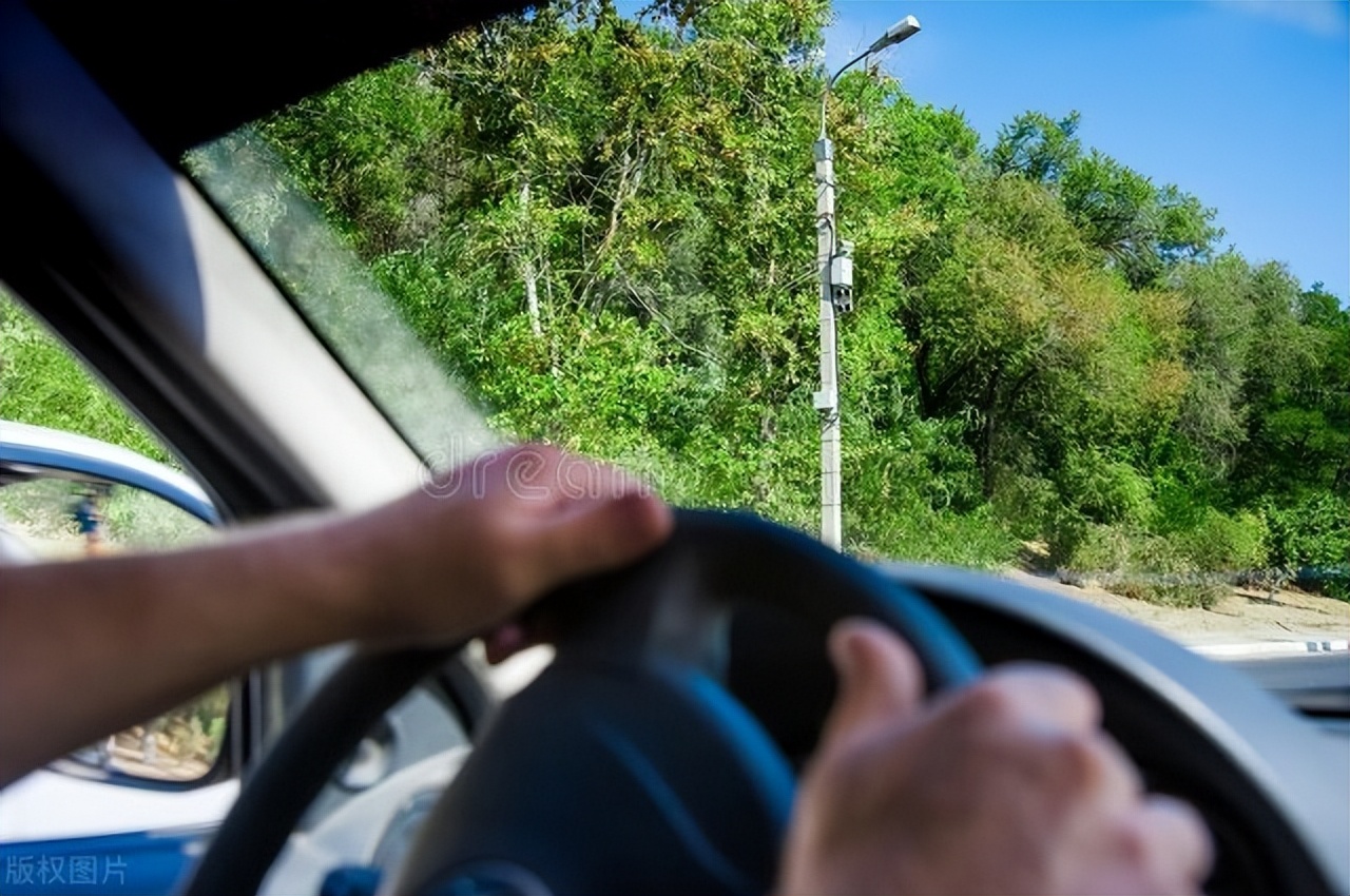Blind spot crisis in car driving - iMedia