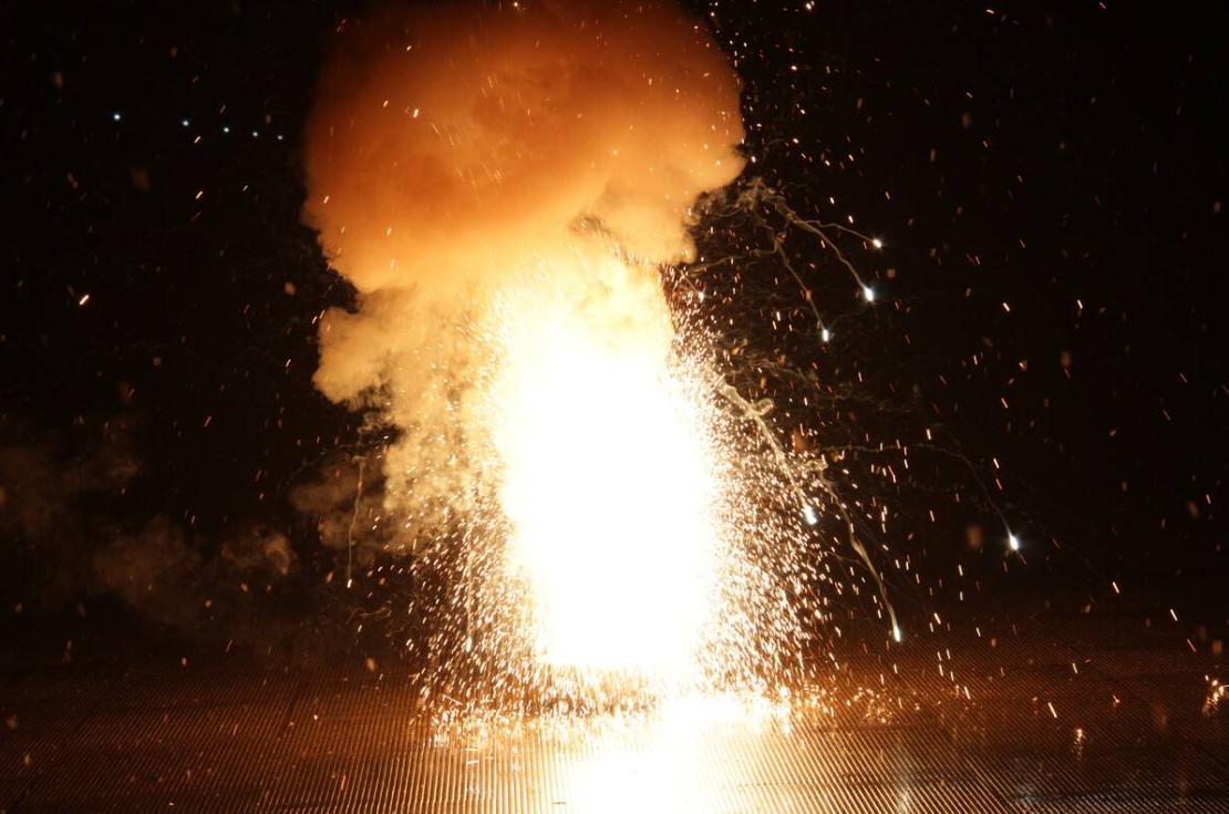 How terrible are thermite bombs? The high temperature of 3000 degrees ...