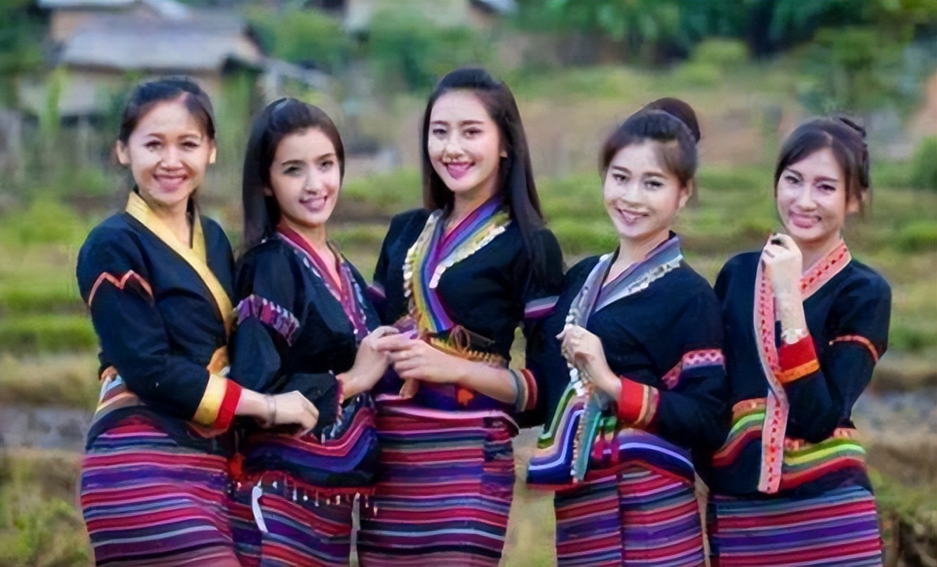 "Laos" status quo, take you to see a real Laos - iNEWS