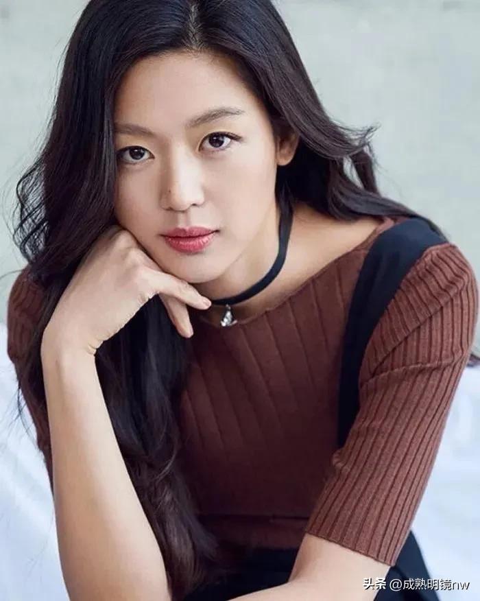 The talented and handsome Jun Ji-hyun, gentle and elegant, sweet and ...