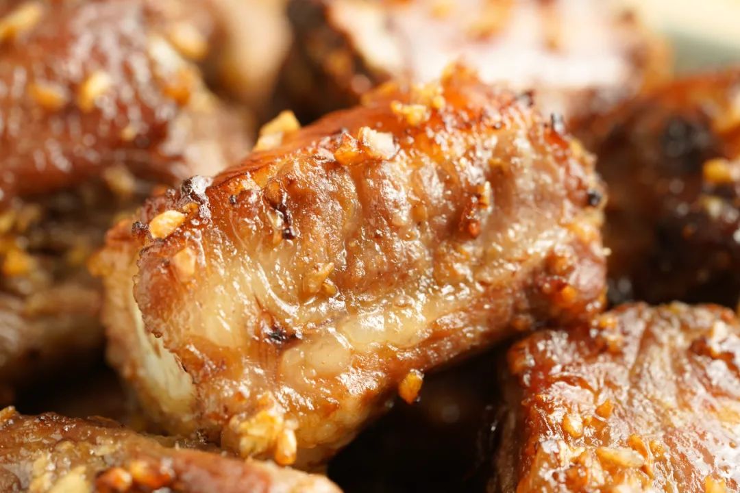 Are you hungry?It's good to eat meat after get off work - iNEWS