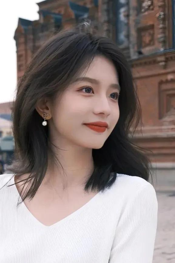 Medium and long hair atlas, suitable for young ladies with medium and ...