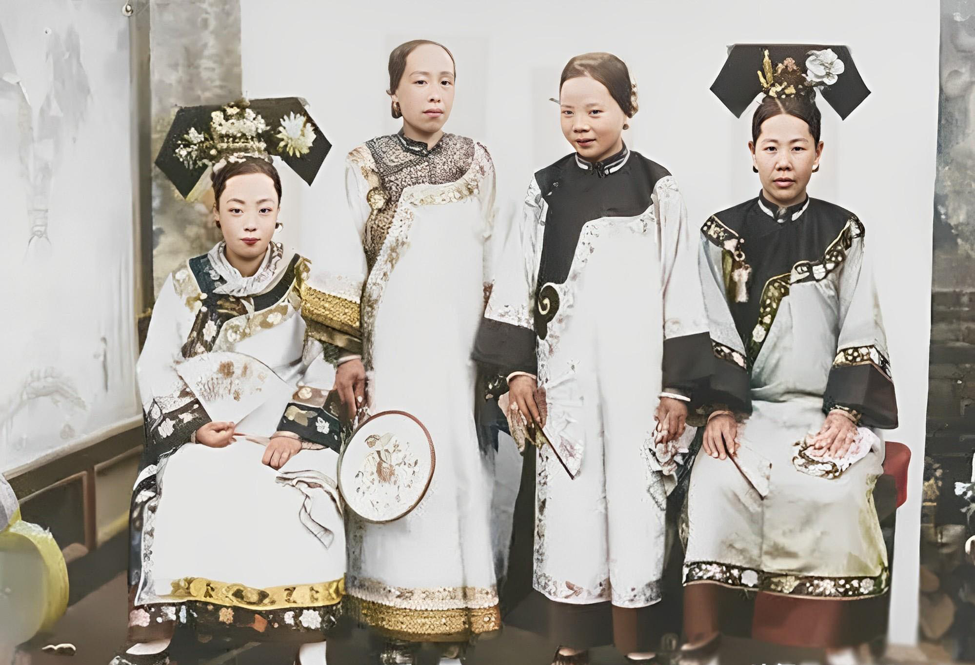 Old photos colored in the late Qing Dynasty, there are prostitutes in ...