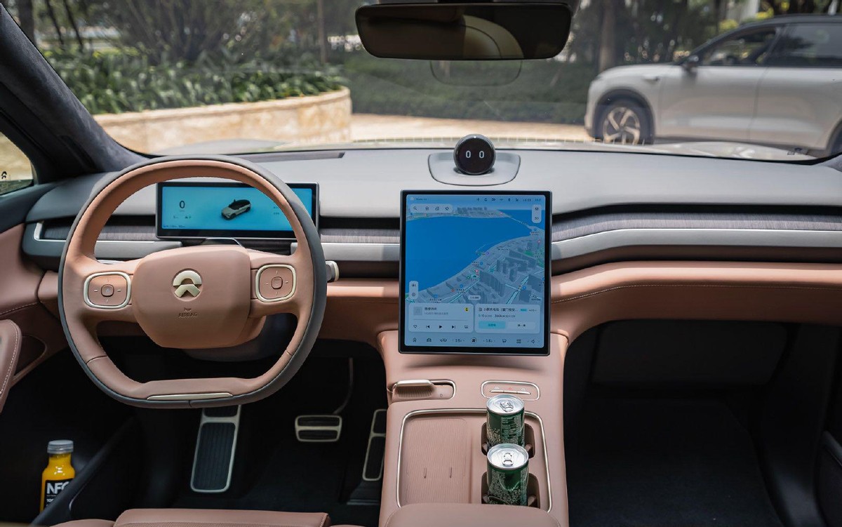 With a budget of 70w, buy the old aristocratic GLE as standard, or the up-and-coming ES8 as the ...