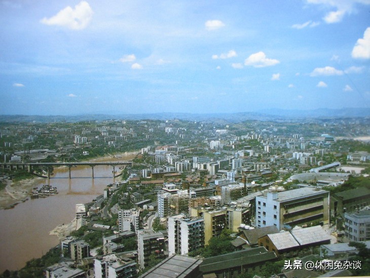 Old Photo Album - Old Photos from the 1980s (Chongqing) - iNEWS