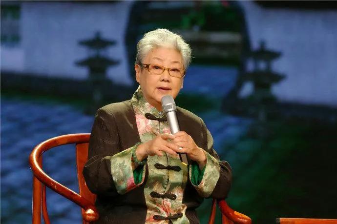 Peking Opera actor Liu Guijuan and her mentor Li Shiji are rumored to ...