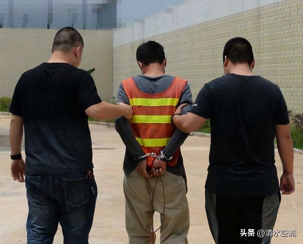 7-year-old boy witnesses the murder of his mother, he tells the story ...