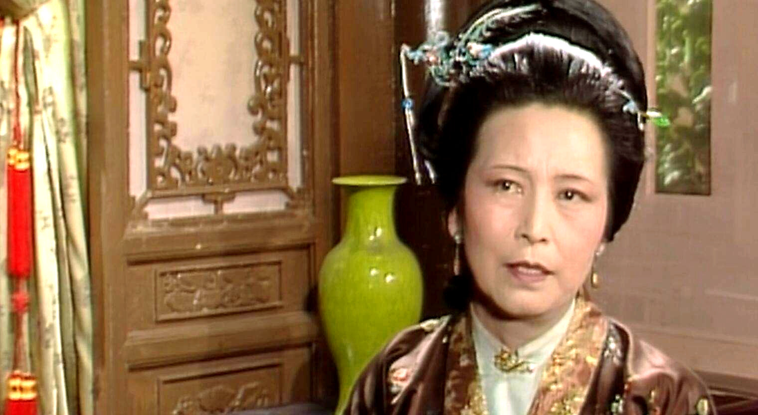 Mrs. Wang's top stupid joke: After the plagiarism, she punished Sister Feng, but she was caught ...