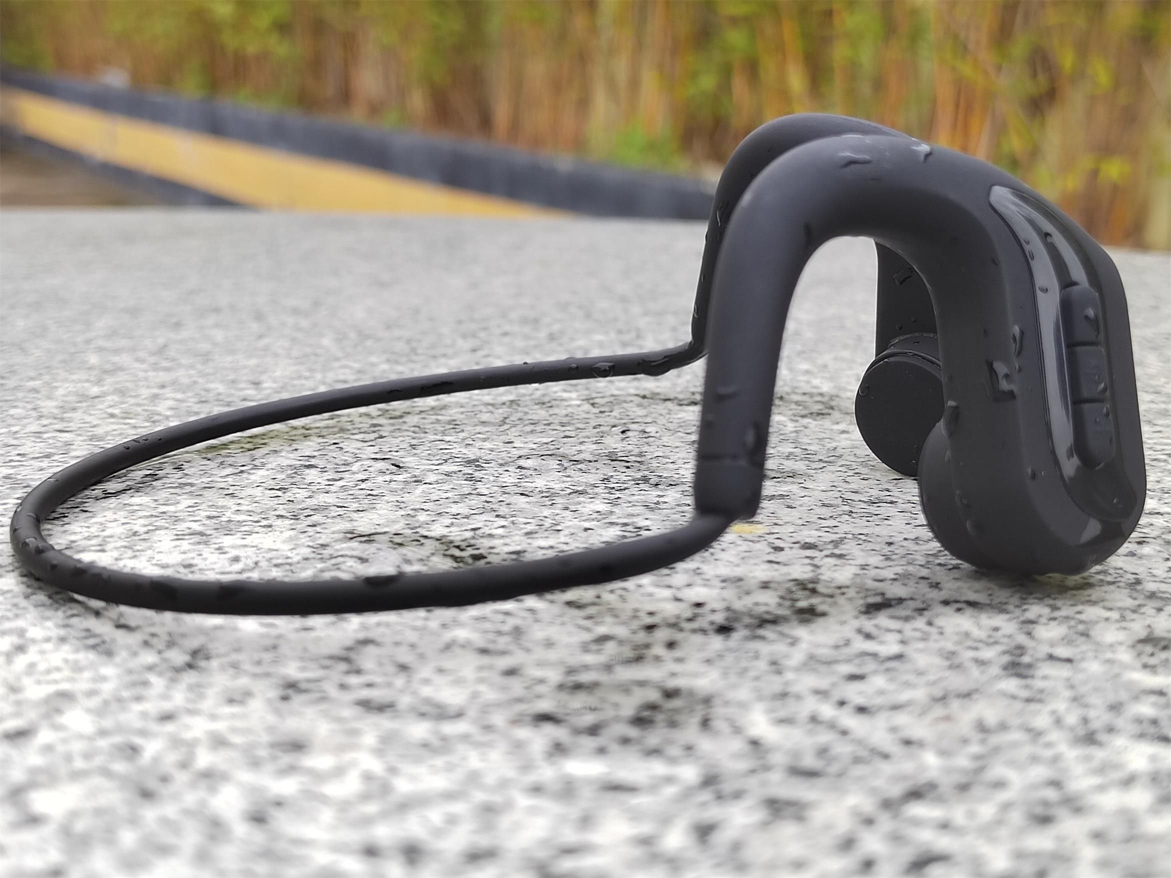Bring Yongyuan Y9 bone conduction sports (swimming) earphones to swim ...