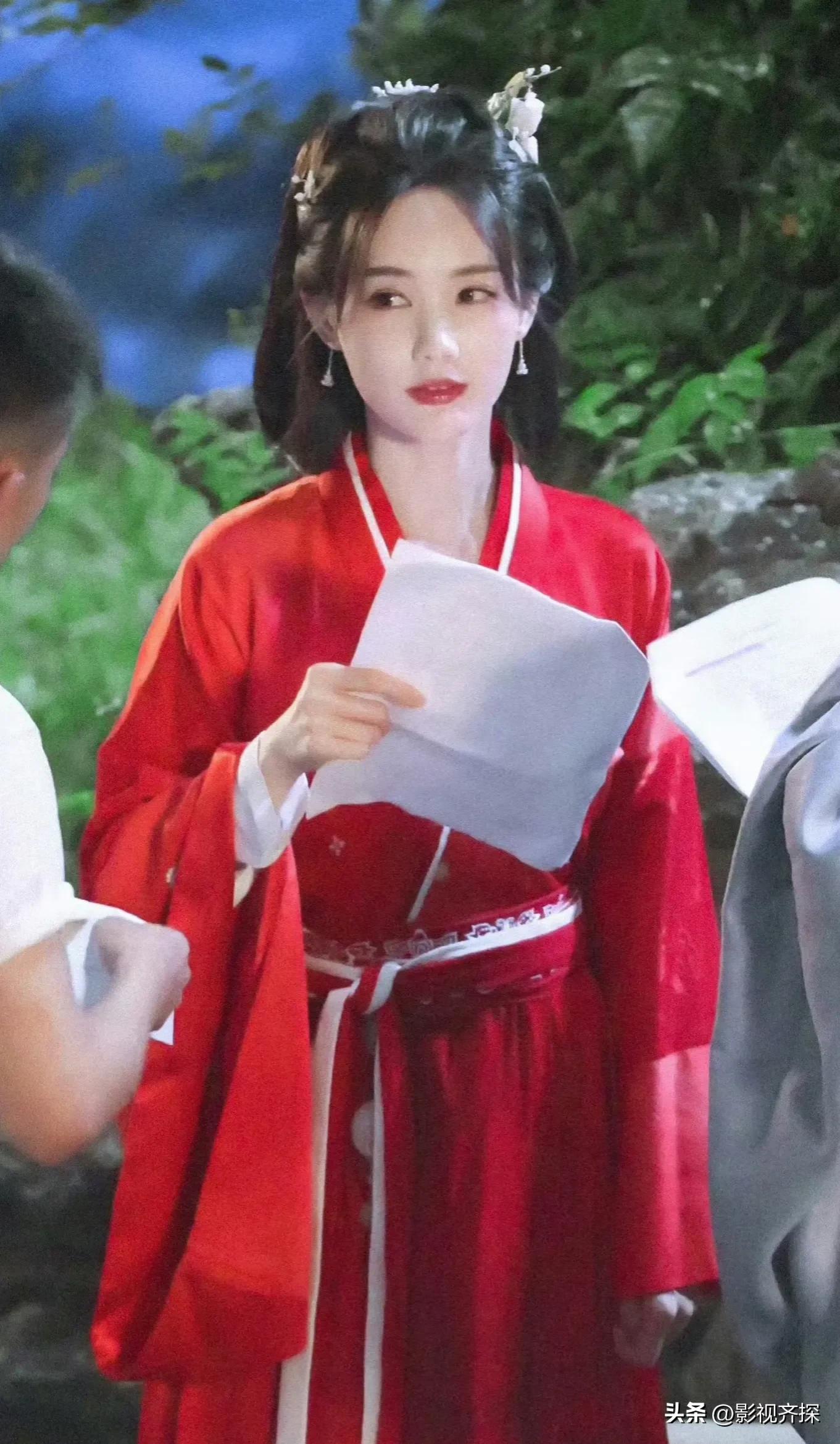 "Yunxiu Xing" Li Yitong dragged four, Deng Wei's aura crushed the hero ...