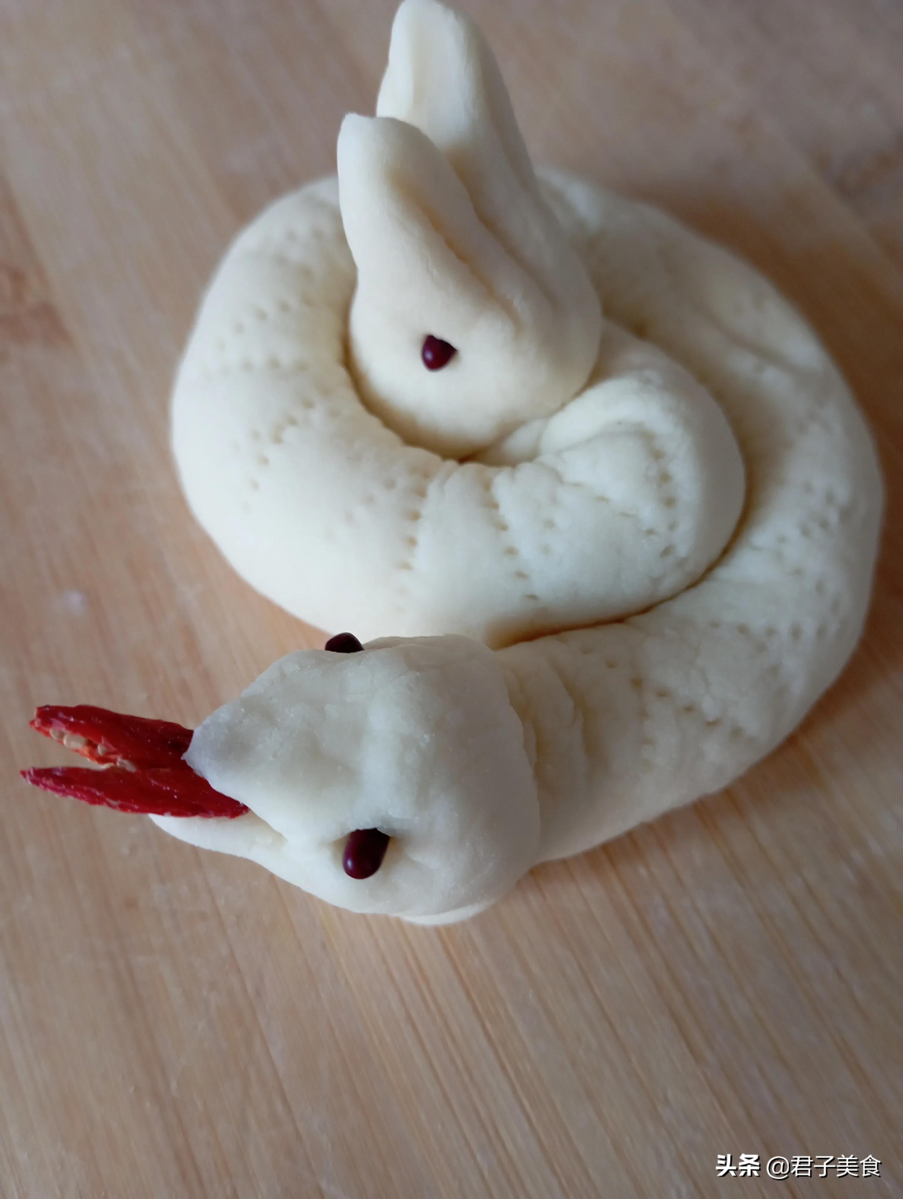 Qingming Festival traditional food --- Zitui bun - iNEWS