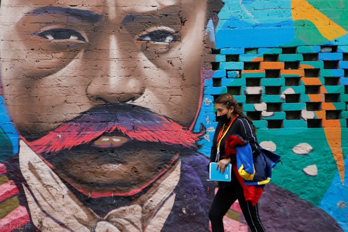 You can't imagine what the street graffiti in Mexico has reached - iNEWS