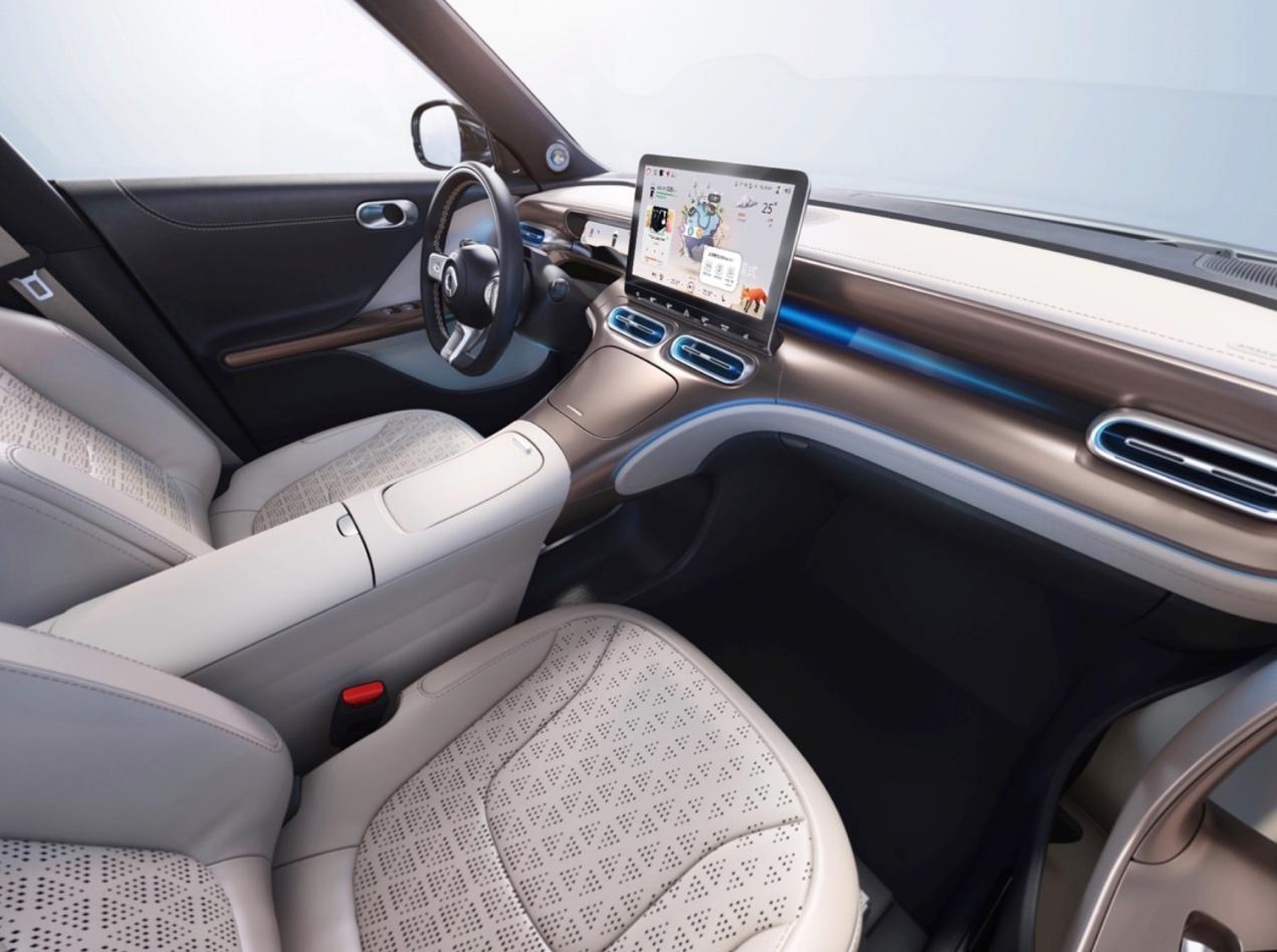 Smart Elf 1 is another car that captures the hearts of girls! - iNEWS