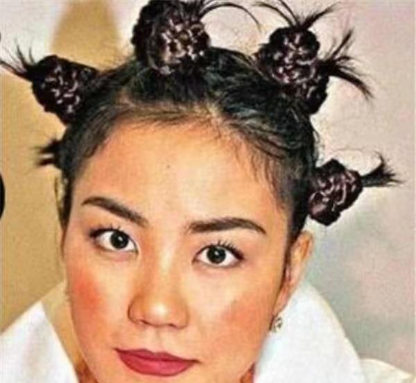 Female celebrity rollover styling award: inappropriate hairstyle, it ...