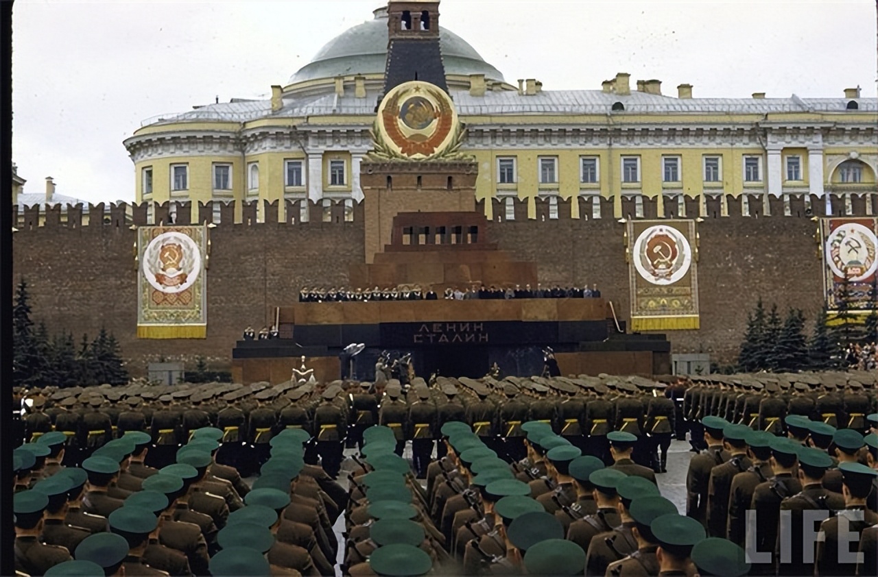 What is the history and significance of the Red Square parade as an ...