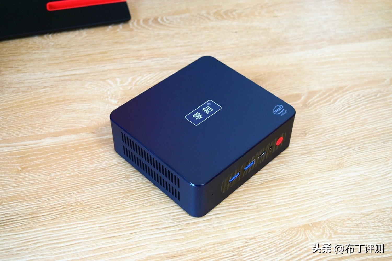 1000 yuan mini computer host "Zero EQ59" evaluation: palm-sized, rich interfaces - iMedia