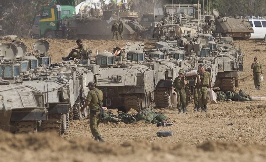 A large number of occupying forces attack the city of Jenin amid armed ...