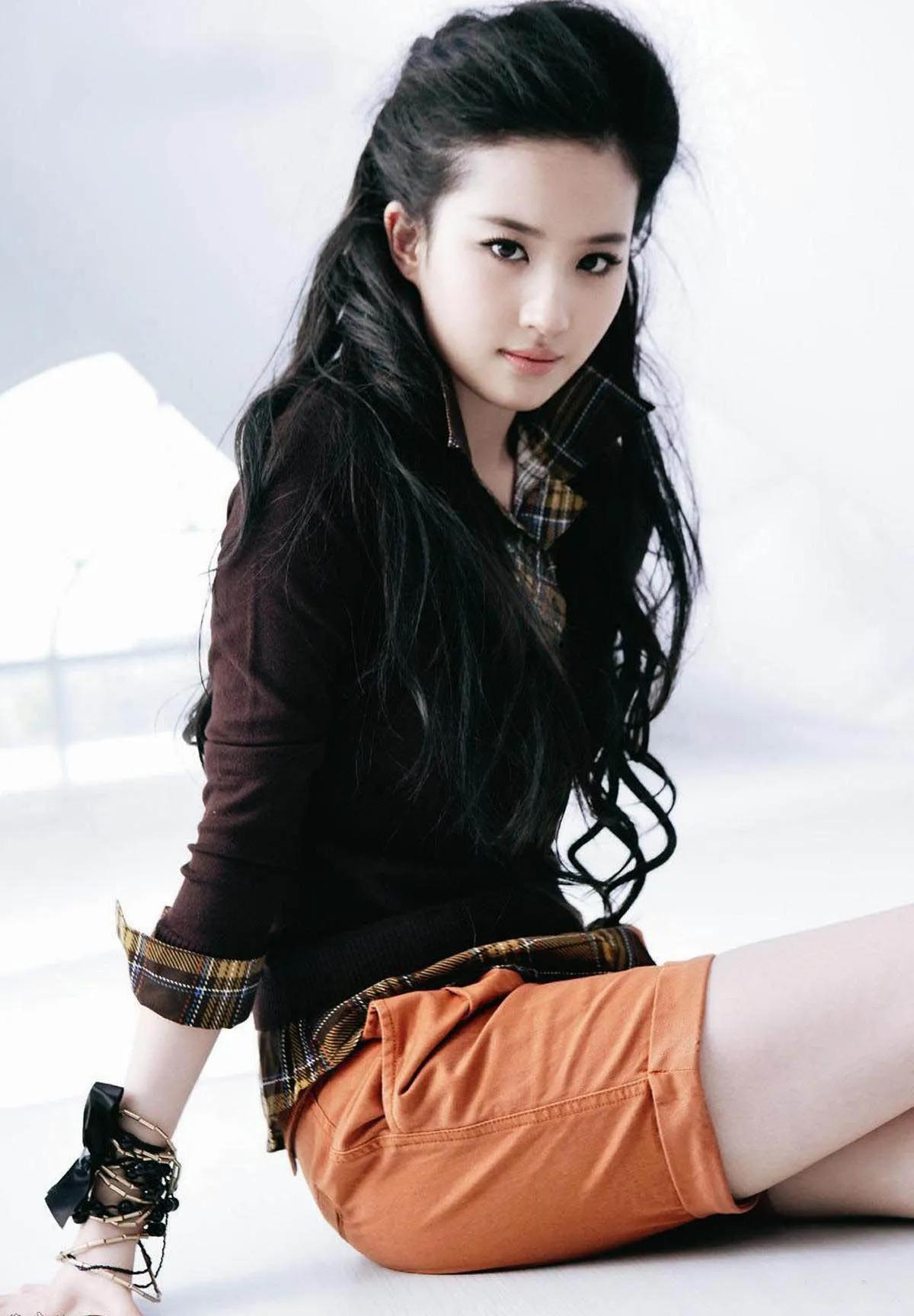 Liu Yifei is a multi-talented actress with amazing acting talent and ...