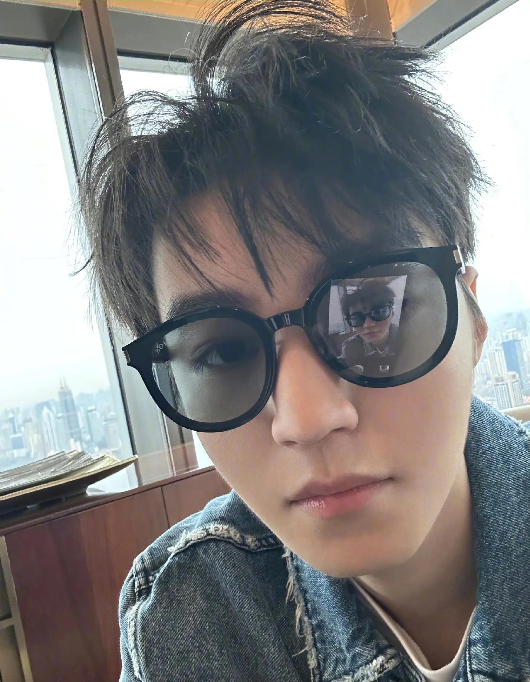 4 melons a day, Wang Junkai was revealed to be meeting his girlfriend secretly, and Chen Feiyu's ...