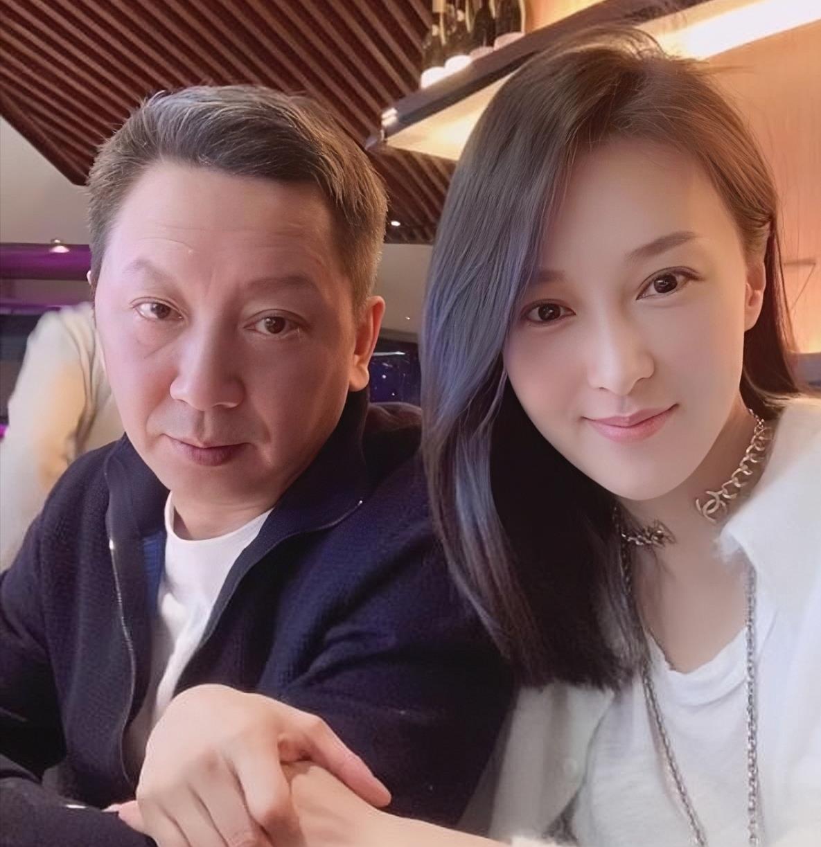 At the age of 24, he became famous because of "Meng Ping". At the age ...