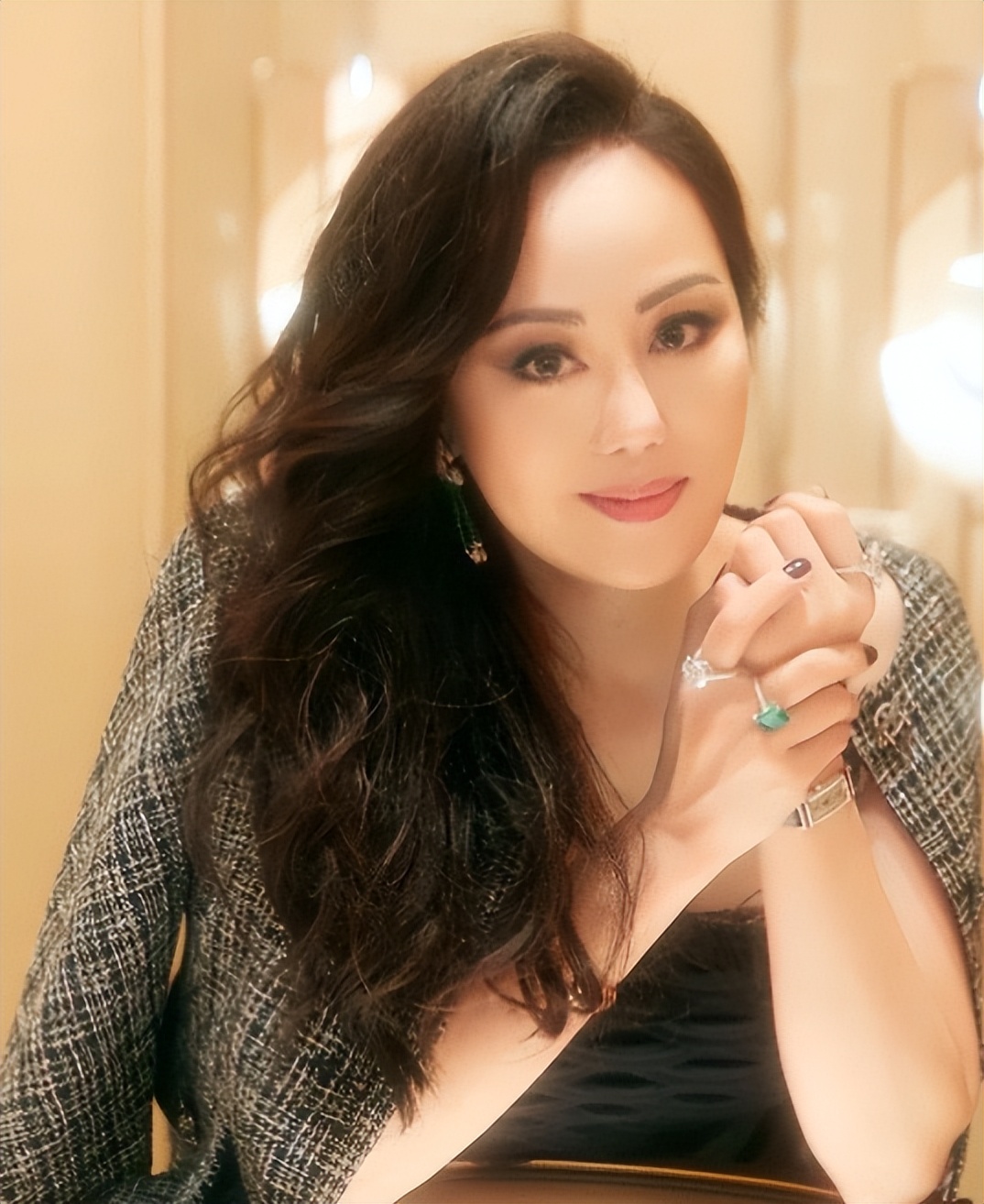 From 250 million in debt to earning a lot of money later, Zhang Xiaohui's life story makes ...