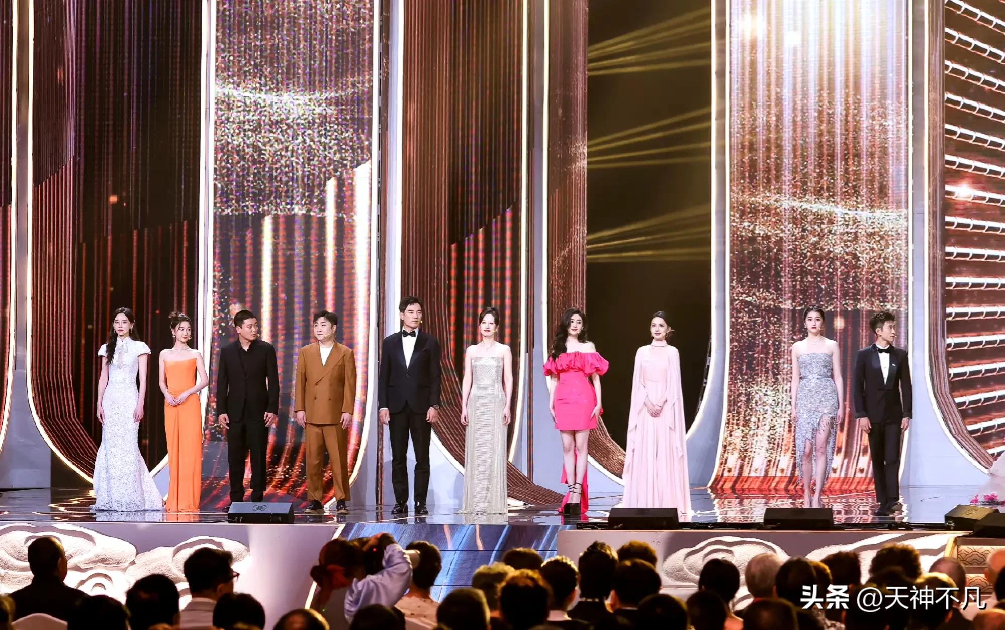 Tang Guoqiang and Liu Xiaoqing are too close to hold hands. After 45 ...