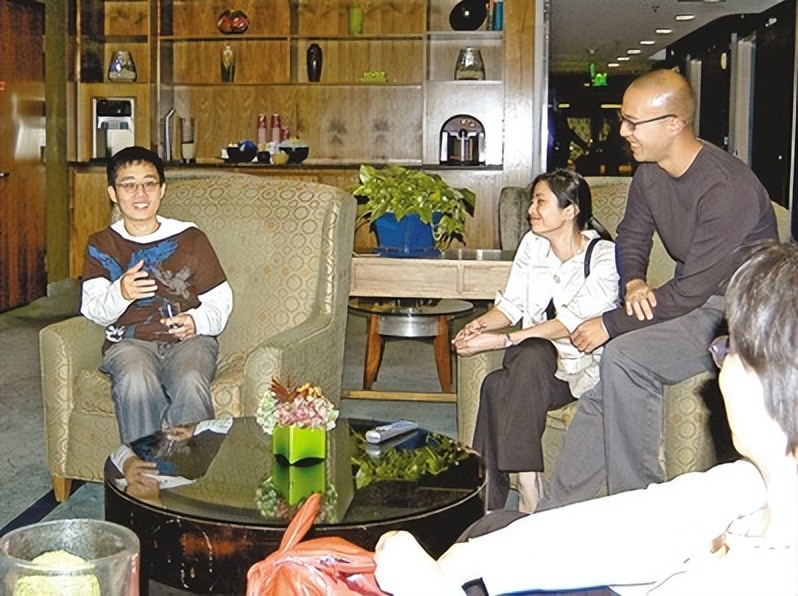 It's so hot! Chi Zi speaks freely for the talk show in the United ...