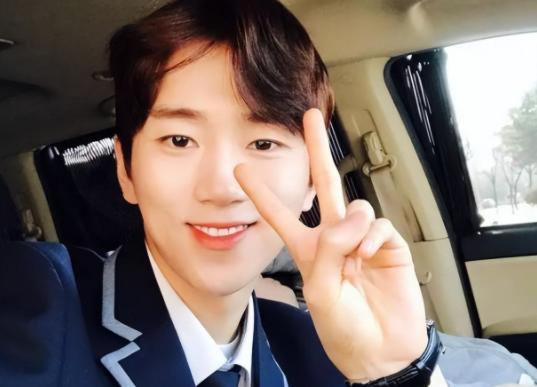 Grief!30-year-old Han Xing Ding Zhongzhi committed suicide, the photo ...