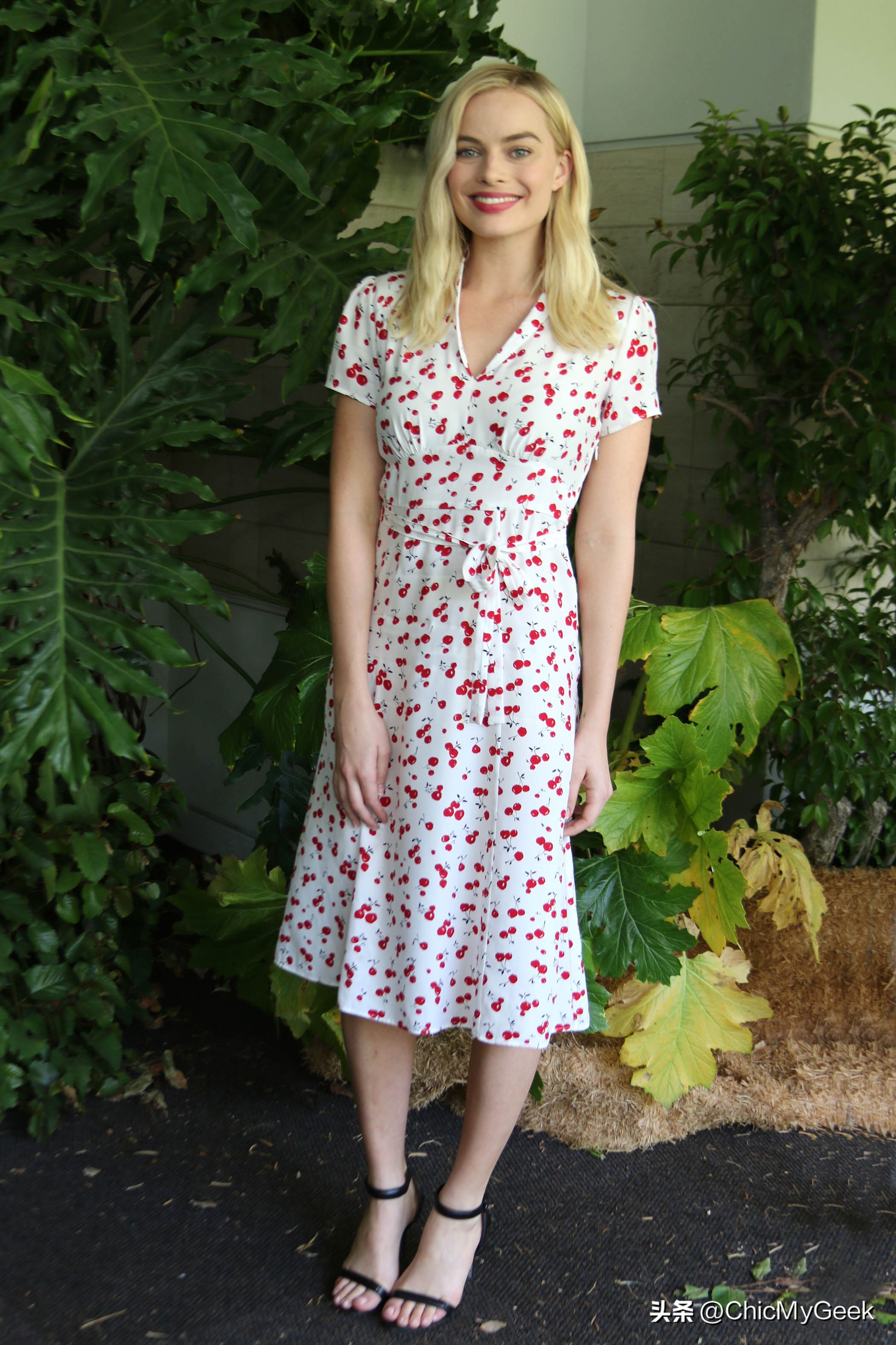 The poor peasant girl is now the top Hollywood goddess! Margot Robbie ...
