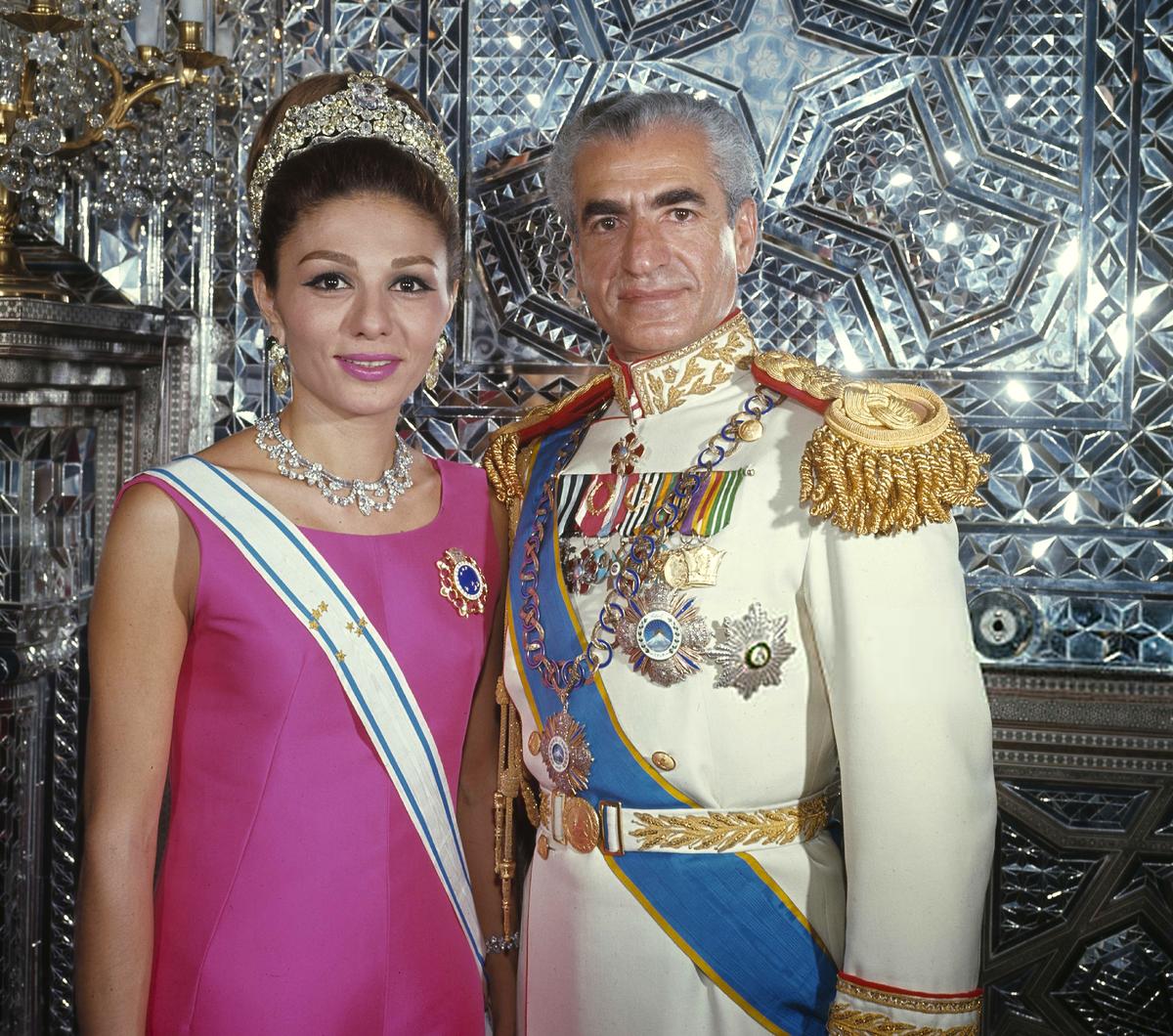 Three lavish wives of the Shah of Iran: 'If I were the Sultan' - iNEWS