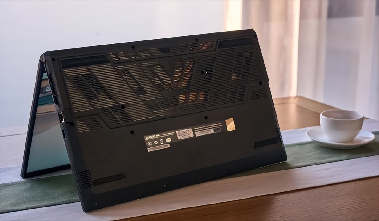 7100能買17.3吋RTX 3060遊戲本？戰神G8-DA7NP這是要殺瘋了 - 頭條匯