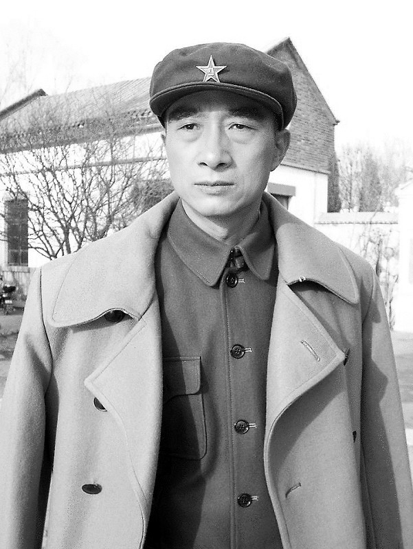 The real Mr. Lin: He is lonely and arrogant, he doesn't like to ...