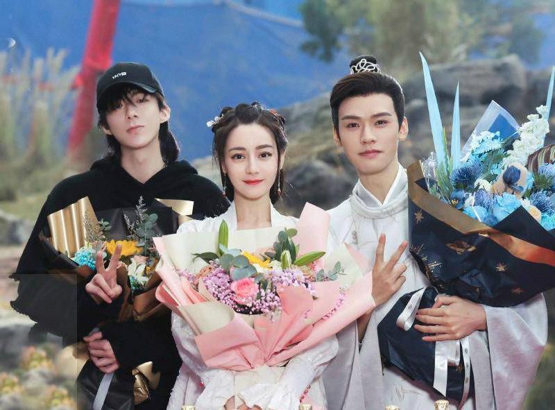 Liu Yuning was revealed to have a daughter in hidden marriage! The photos of his wife and ...